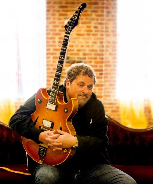 In The Round with Bob DiPiero and Friends in Nashville at The