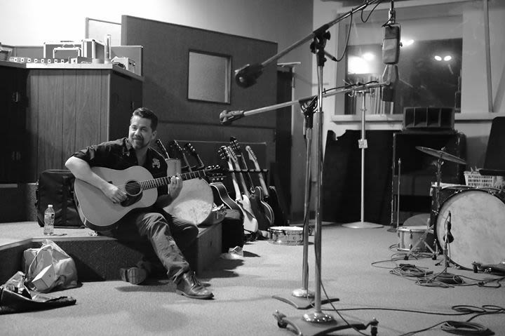 Patrick Sweany in Indianapolis at LO-FI Lounge