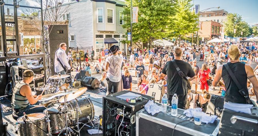 EdgeFest in Chicago at N. Broadway at Thorndale Ave.