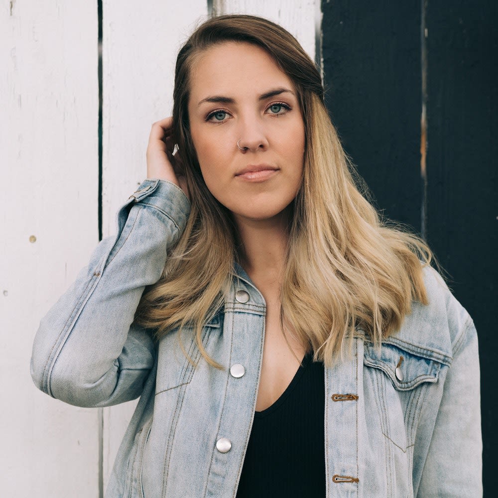 Annie Lawrence, Brigetta, Savannah Sgro in Nashville at CLOSED