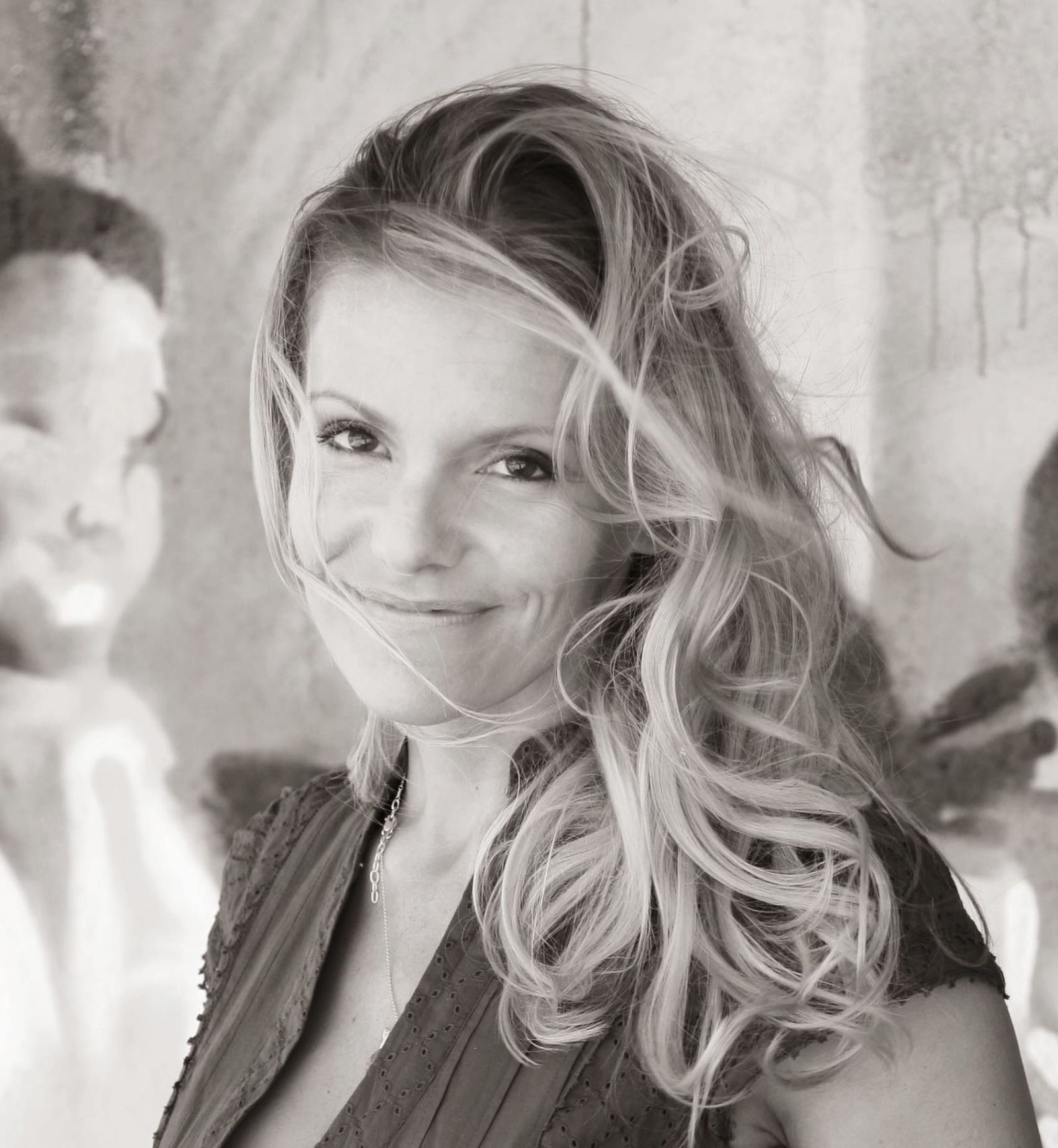 Texas Radio Live: Sarah Sharp & Sarah Arenella in Austin at