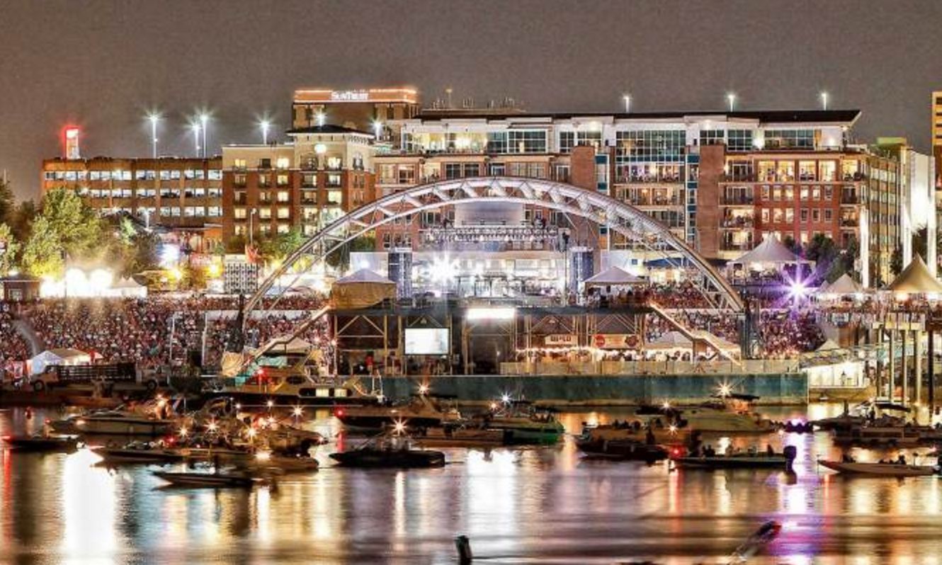 Riverbend Festival 2016 in Chattanooga at 21st Century Water at