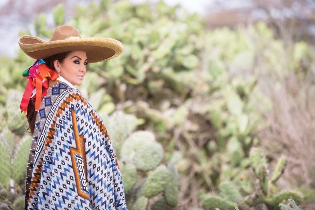 Aida Cuevas & Mariachi Reyna De Los Angeles: Mexico Y Su Mujer in