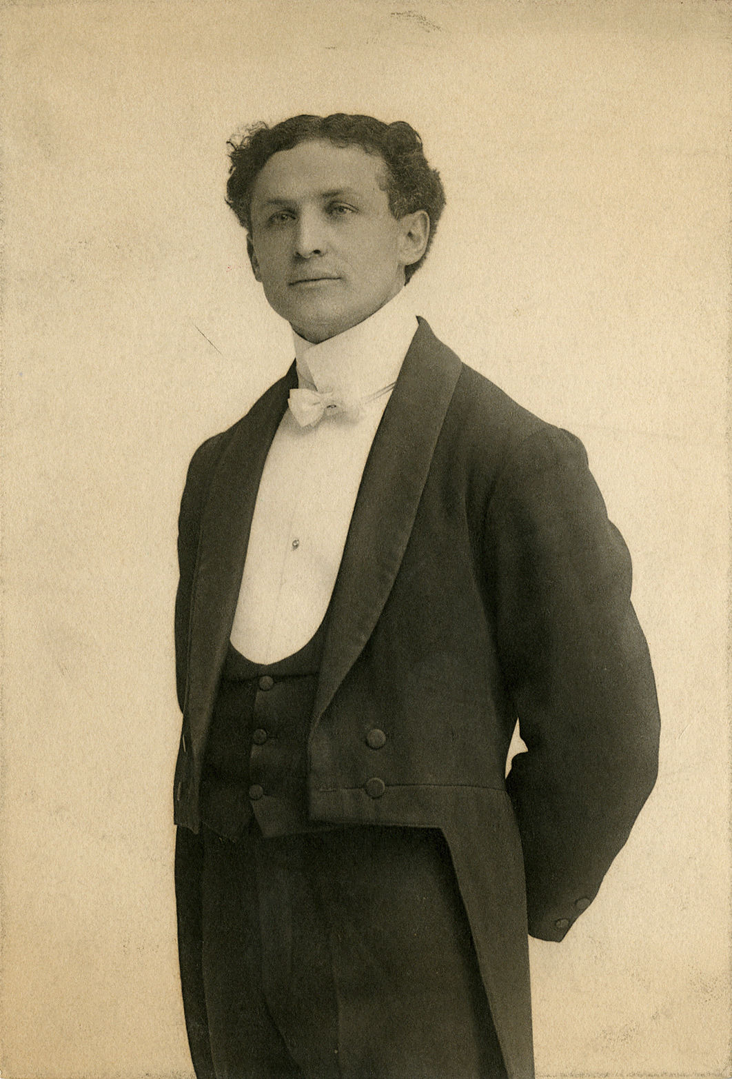 “Houdini Speaks to the Living” Performance in Austin at UT's