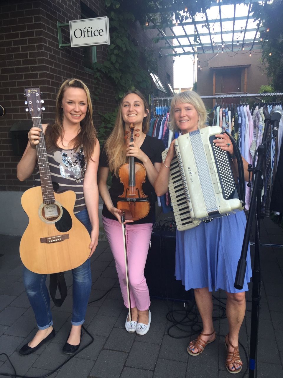 Last Minute May-be’s Vocal Trio in Seattle at Capitol Cider