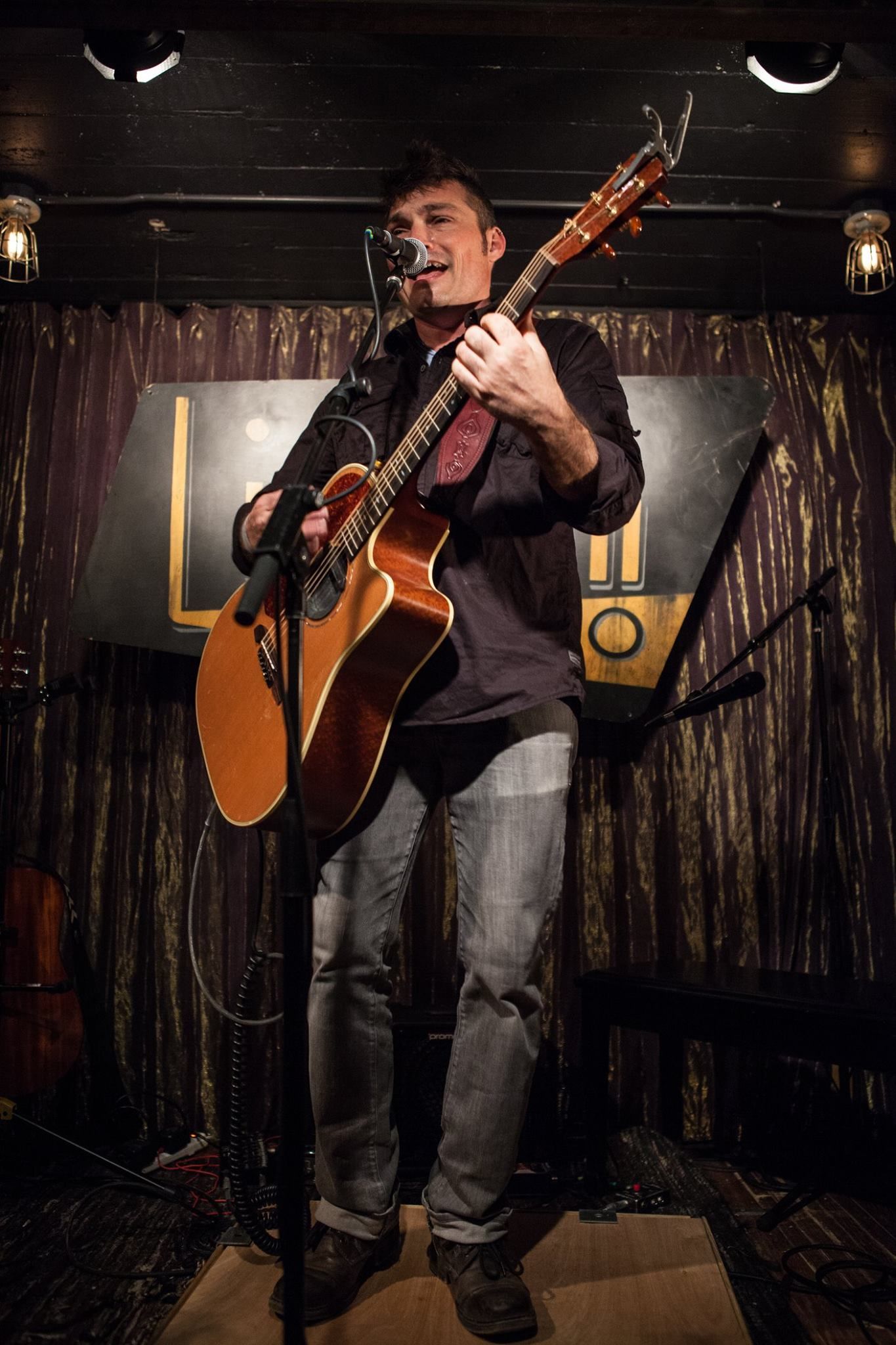 Unplugged in the Chapel: John Pointer in Austin at Riverbend