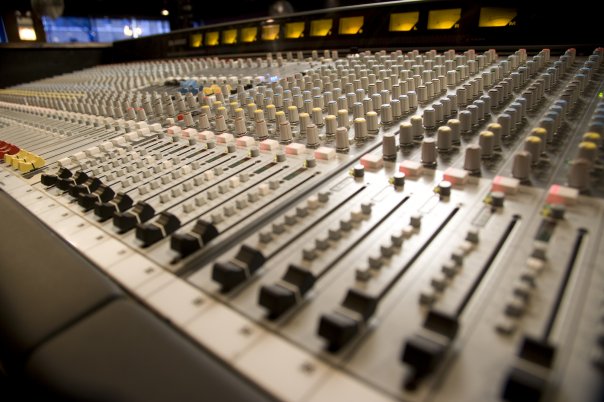 Jenny Dragon, Nina Ferraro, Scuttlebuggs in Chicago at Martyrs'