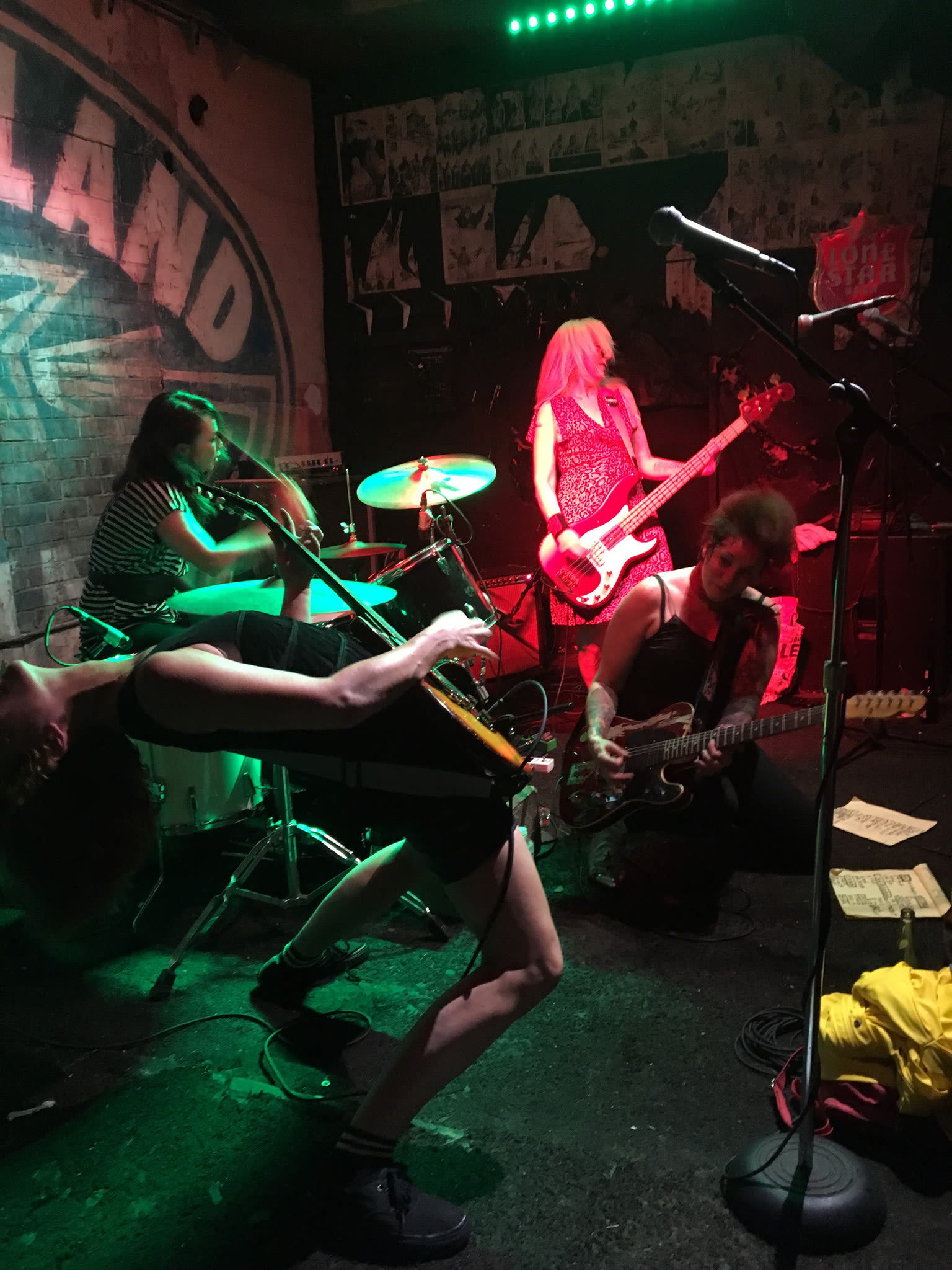 Red Aunts, The Lamps, Des Roar in Los Angeles at The Echo