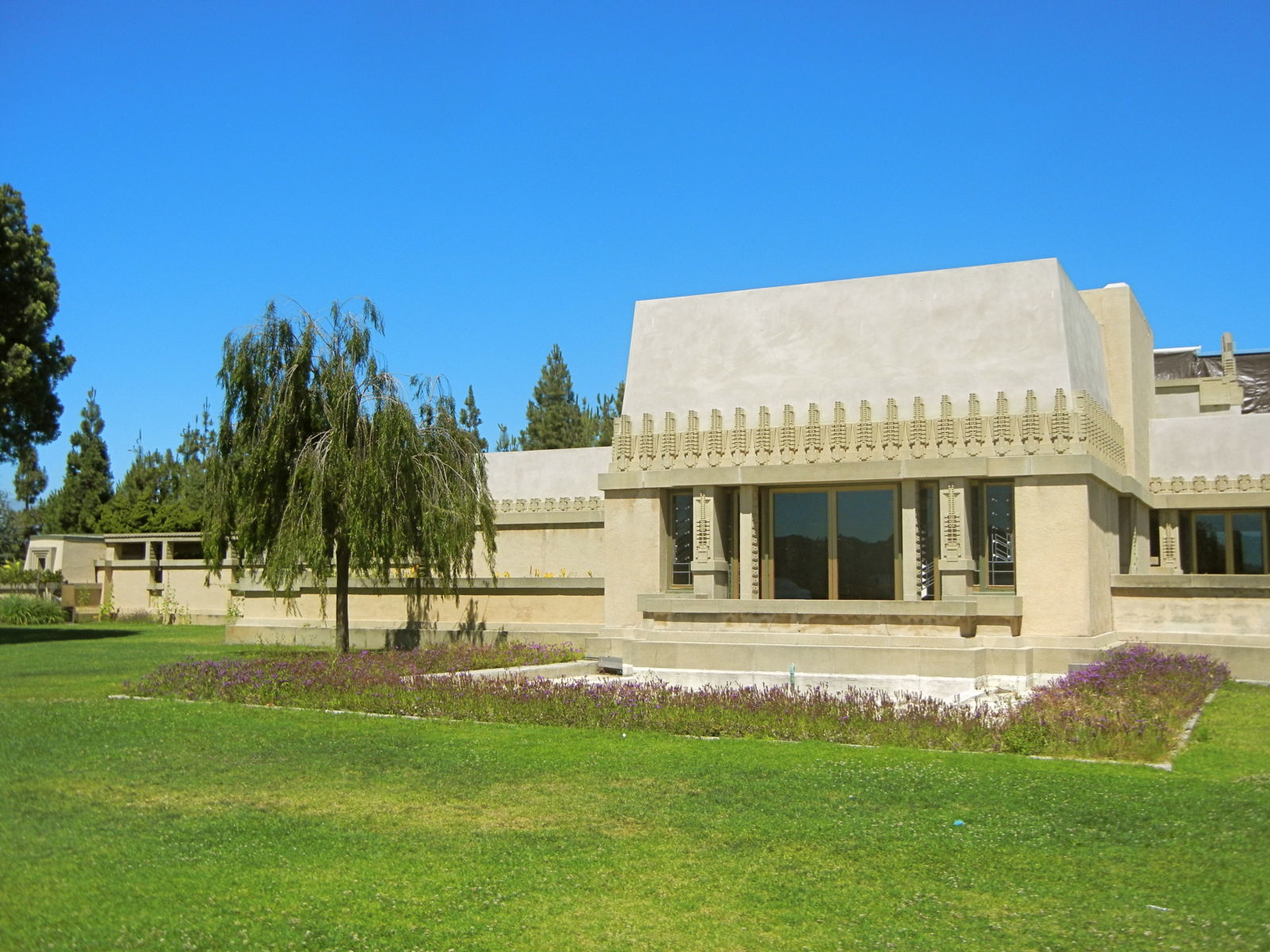 Barnsdall Fridays 2018 in Los Angeles at Barnsdall Art Park