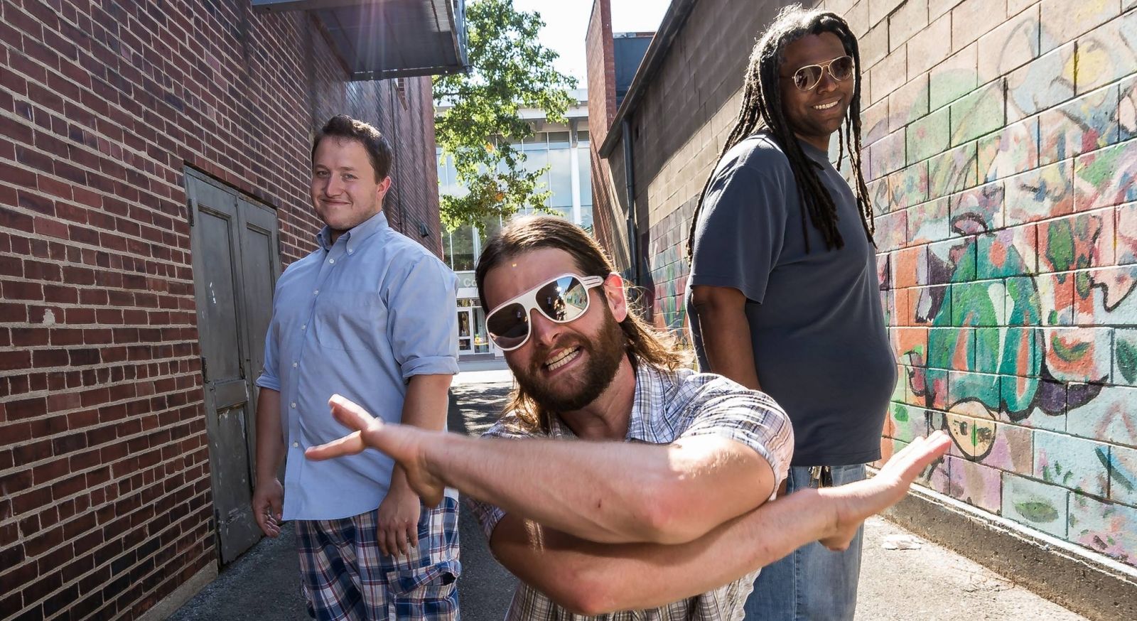 LO-FI First Fridays: Max Allen Band x Artist Kelsey Crenshaw in